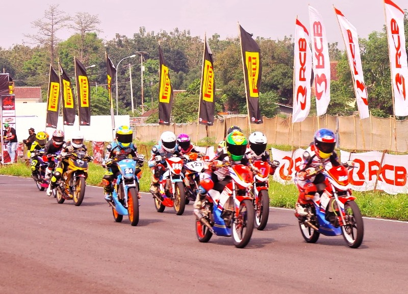 Joki-Joki Pemakai Proliner Kuasai Podium Motoprix Putaran II - Semarang