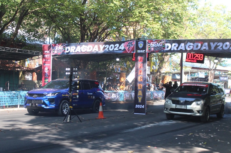Ratusan Dragster Padati Drag Day SRP JS Racing DRT 2024 - Surabaya ...