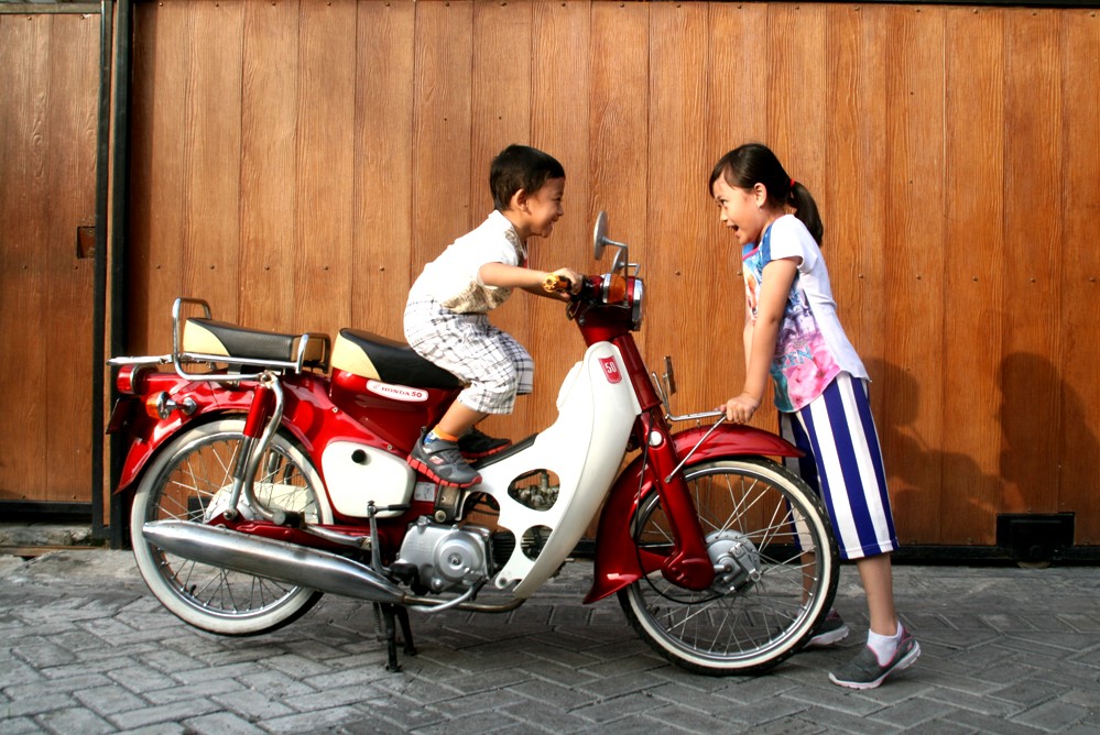 Honda C50 '69 - Surabaya : Menandingi Retro Cub Milenial